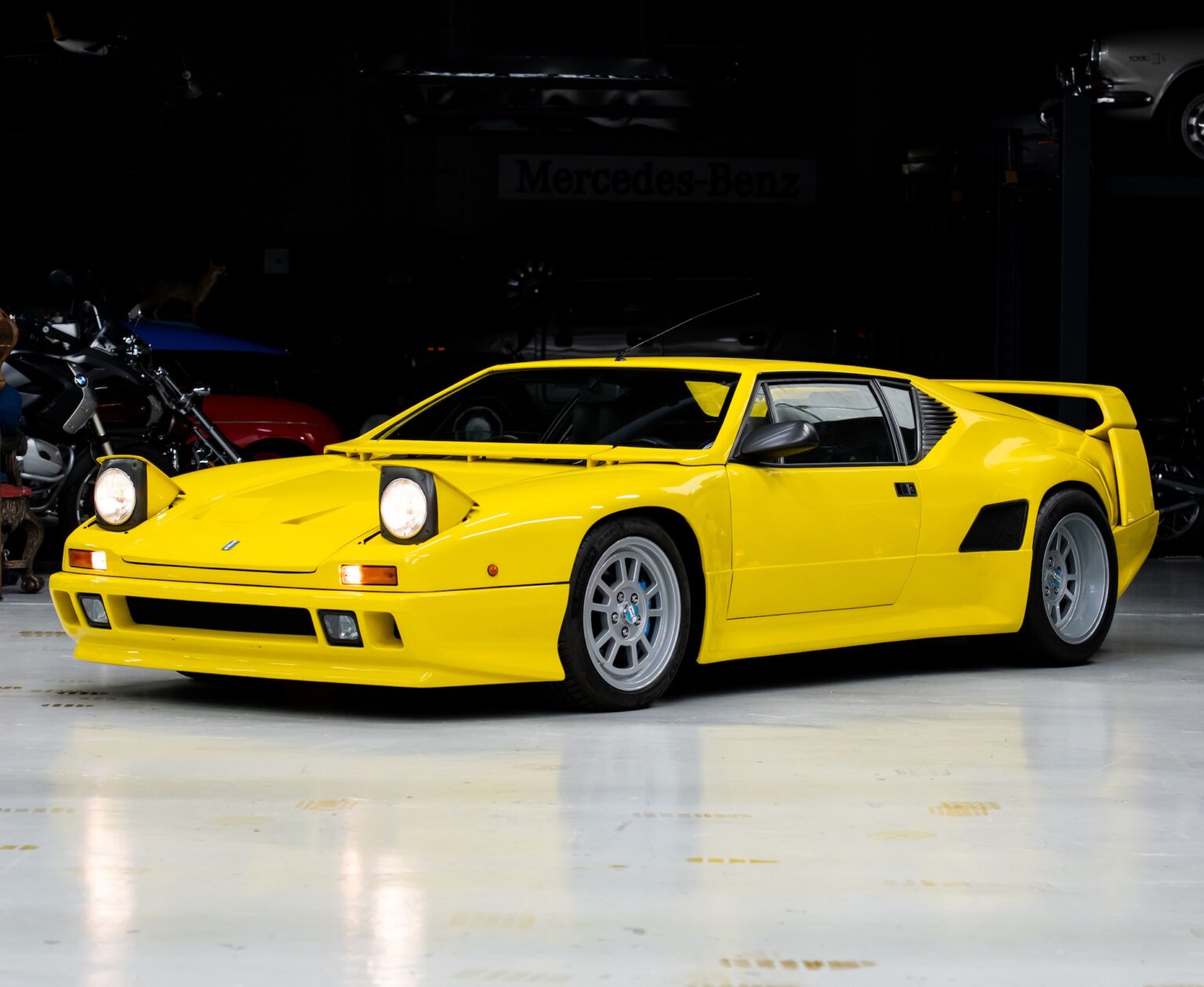 The Forgotten 1990s Supercar: The Rare De Tomaso Pantera 90 Si