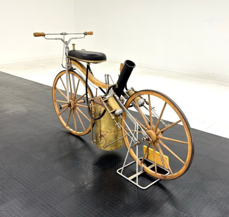Never Pay For Gas Again: An 1860s-Style Steam Powered Motorcycle