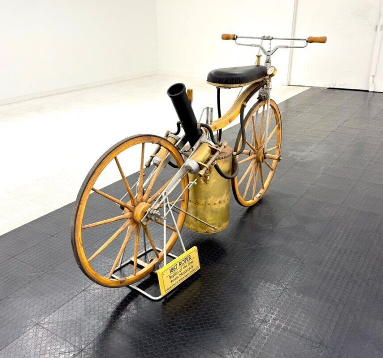 Never Pay For Gas Again: An 1860s-Style Steam Powered Motorcycle