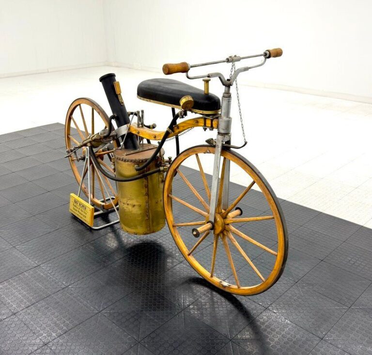 Never Pay For Gas Again: An 1860s-Style Steam Powered Motorcycle