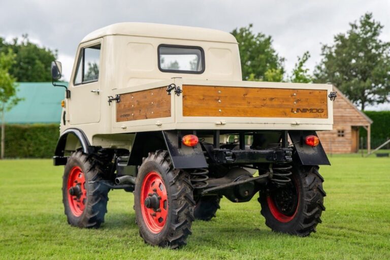 Extremely Rare 4x4: A "Frog-Eye" 1955 Unimog 401 Westfalia