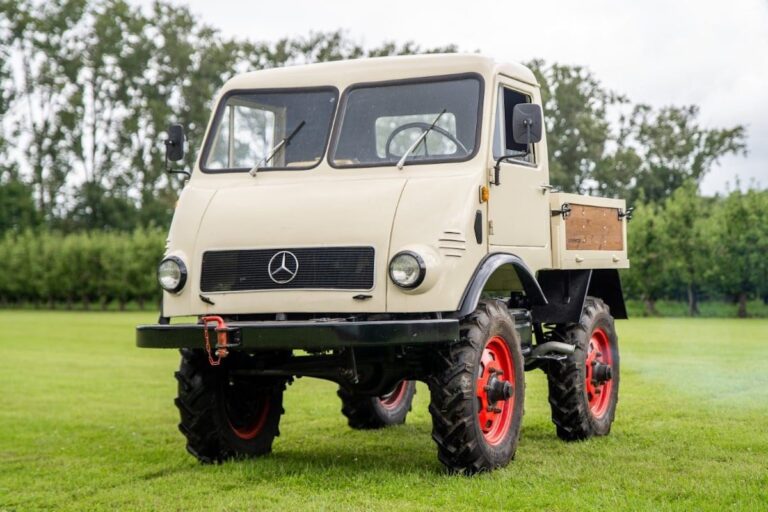 Extremely Rare 4x4: A "Frog-Eye" 1955 Unimog 401 Westfalia