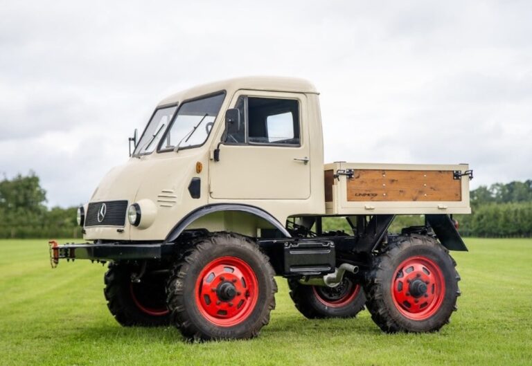 Extremely Rare 4x4: A "Frog-Eye" 1955 Unimog 401 Westfalia