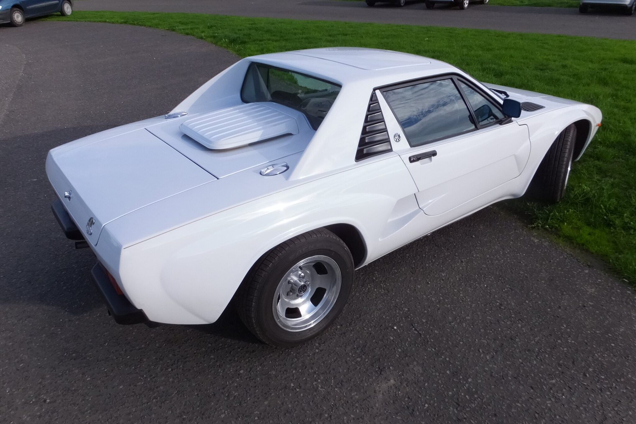 A Forgotten Mid-Engined Sports Car: The Rare AC 3000ME