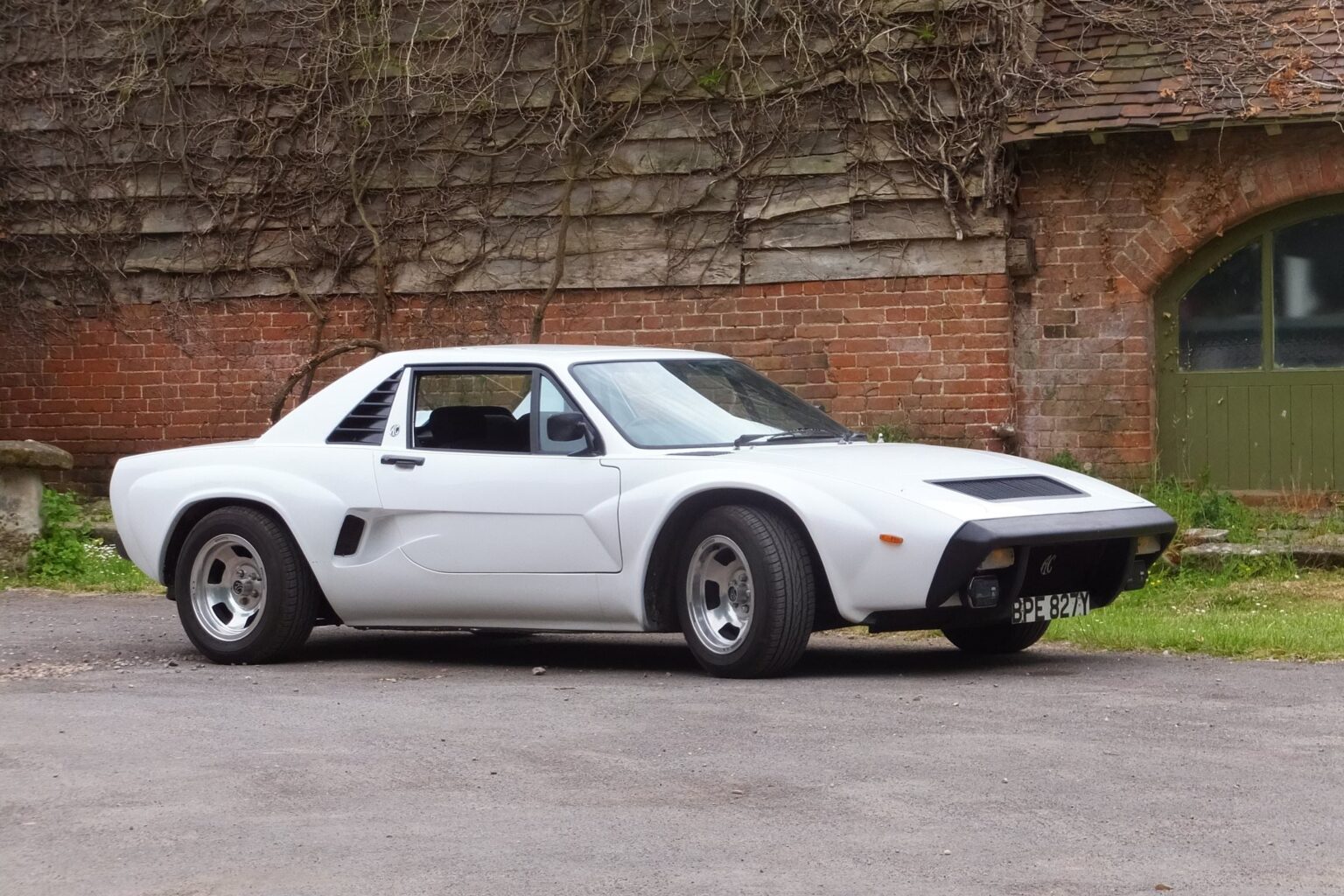 A Forgotten Mid-Engined Sports Car: The Rare AC 3000ME