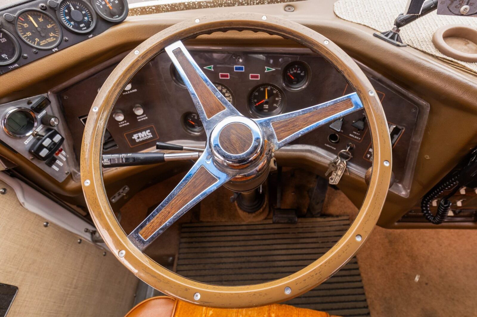 Retro Home-On-Wheels: A 1974 FMC 2900R Motorhome