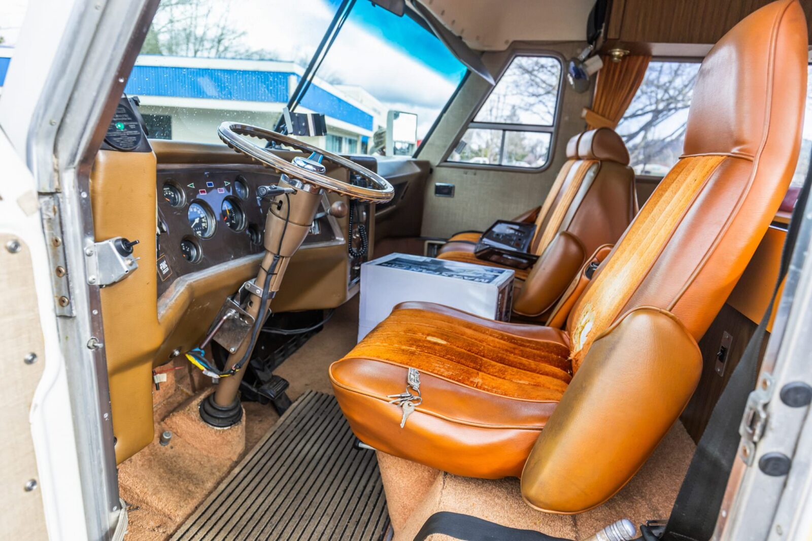 Retro Home-On-Wheels: A 1974 FMC 2900R Motorhome