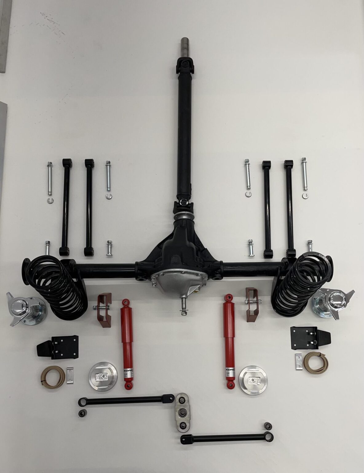 Build It Yourself: A "James Bond" Aston Martin DB5 Replica (With 007 ...