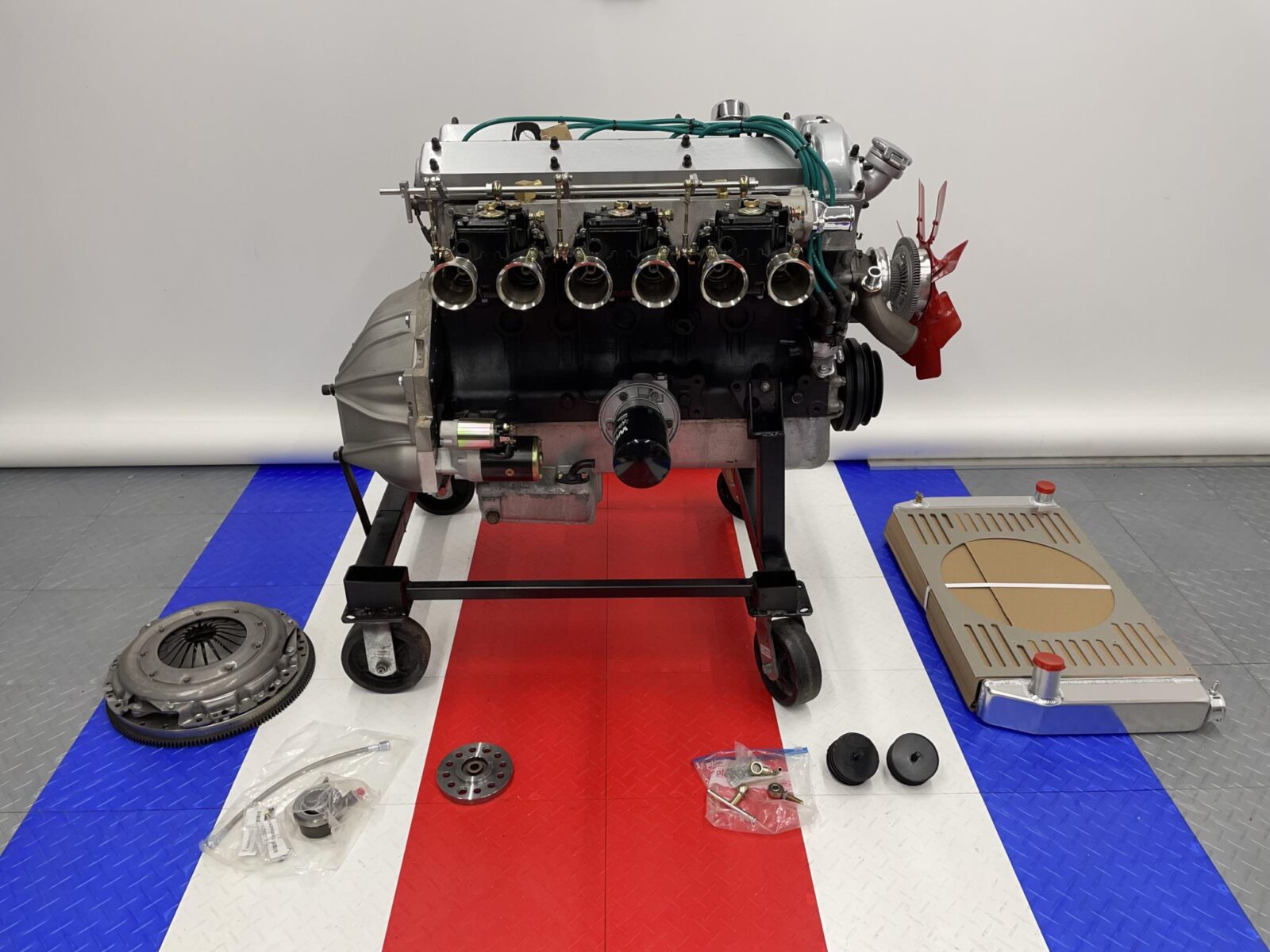 Build It Yourself: A "James Bond" Aston Martin DB5 Replica (With 007 ...