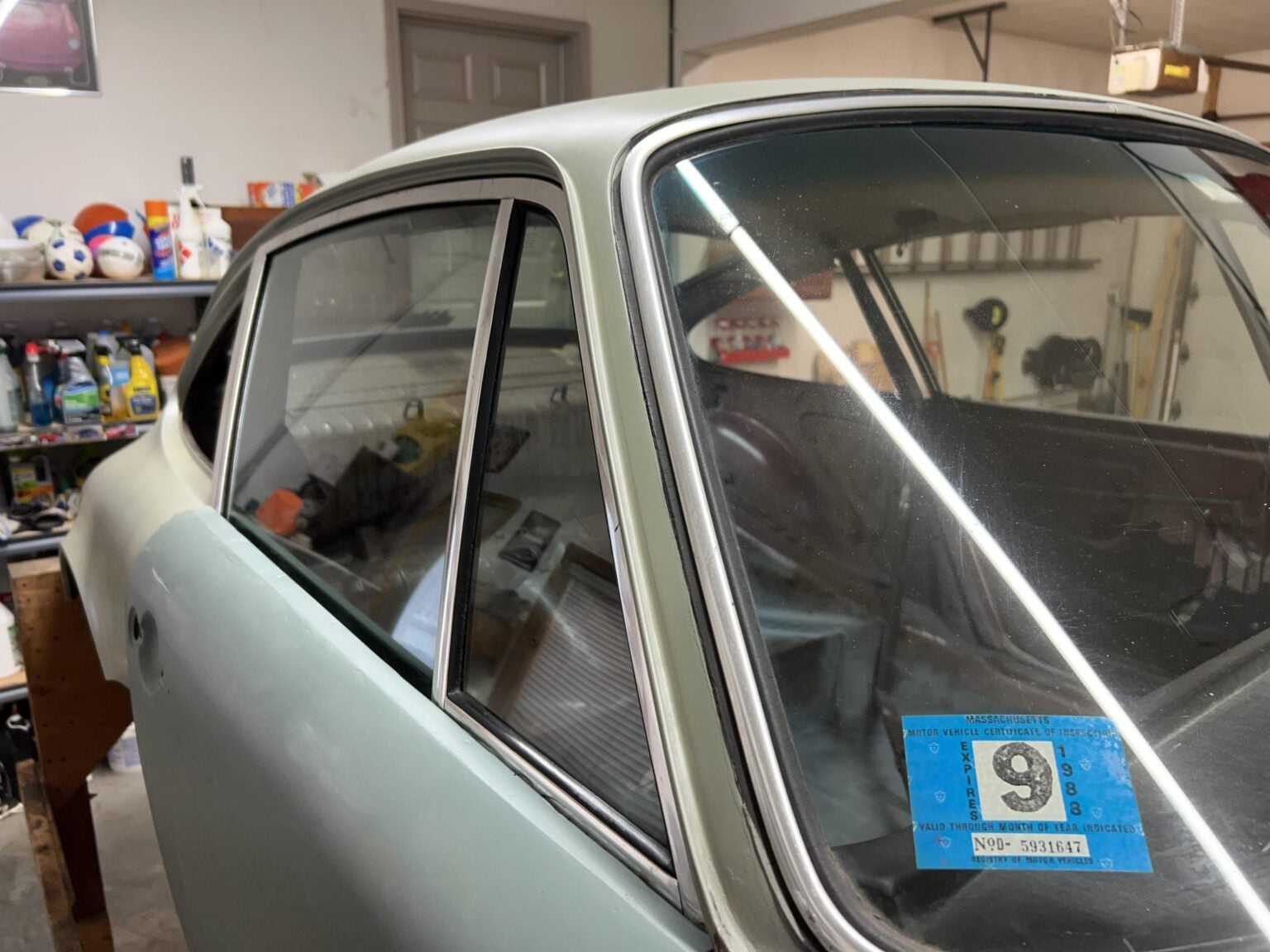 40+ Years In Storage: A Porsche 911 Project Car (With Engine ...