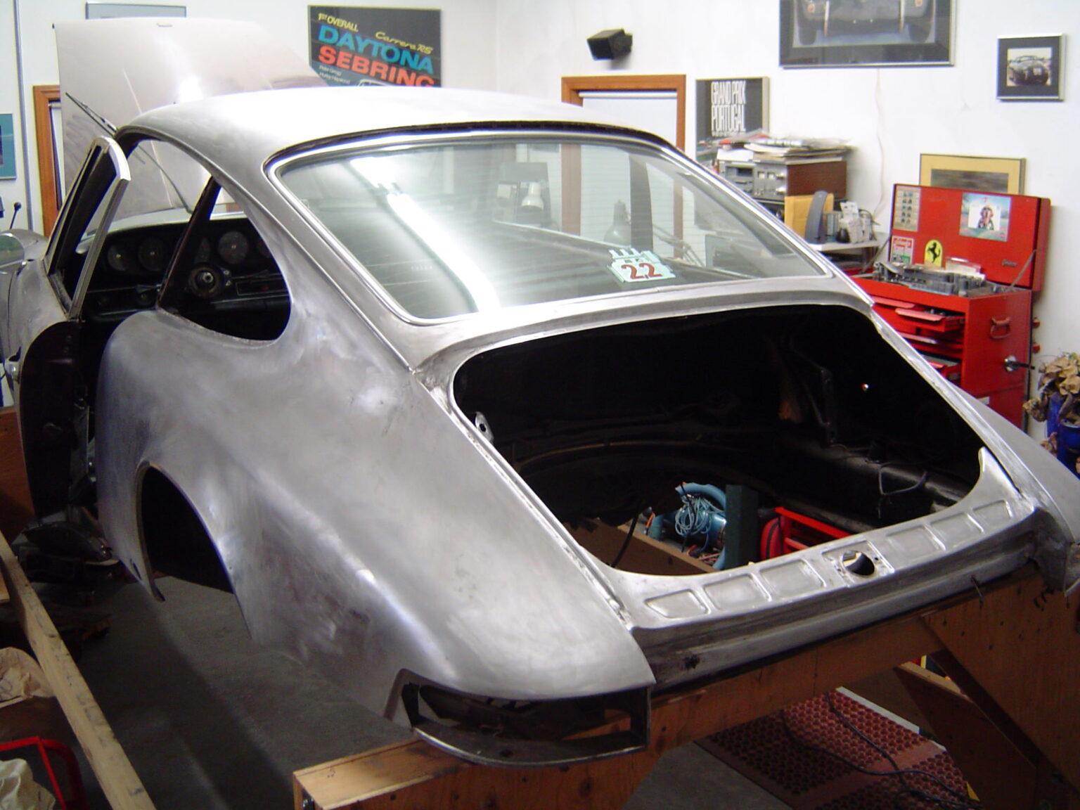 40+ Years In Storage: A Porsche 911 Project Car (With Engine ...