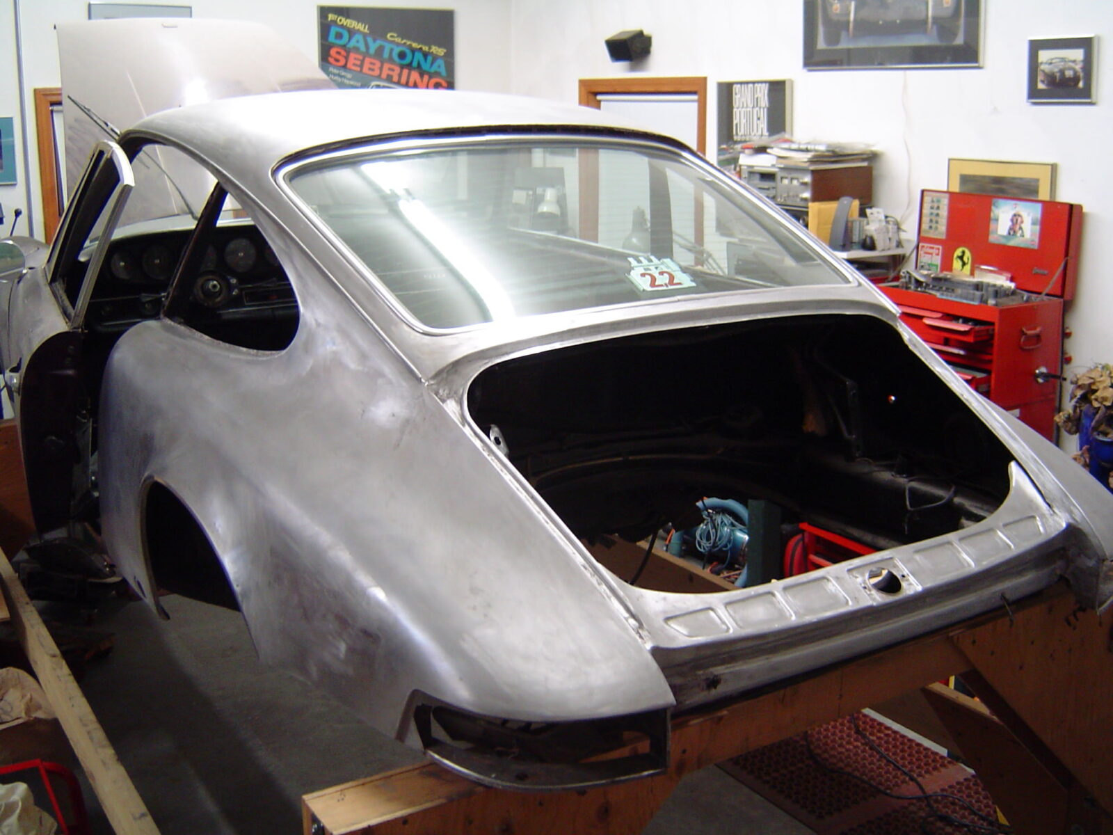 40+ Years In Storage: A Porsche 911 Project Car (With Engine ...