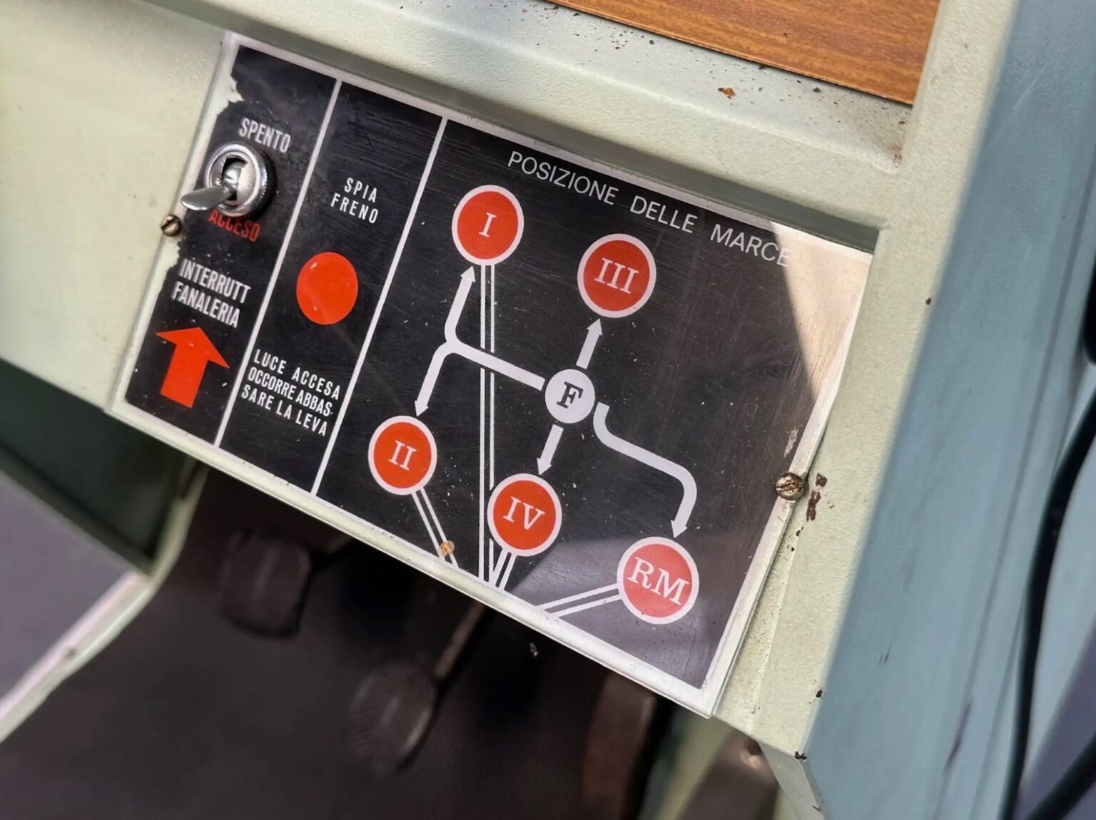 A 1950s Italian Driving School Simulator (With A Gated Shifter!)
