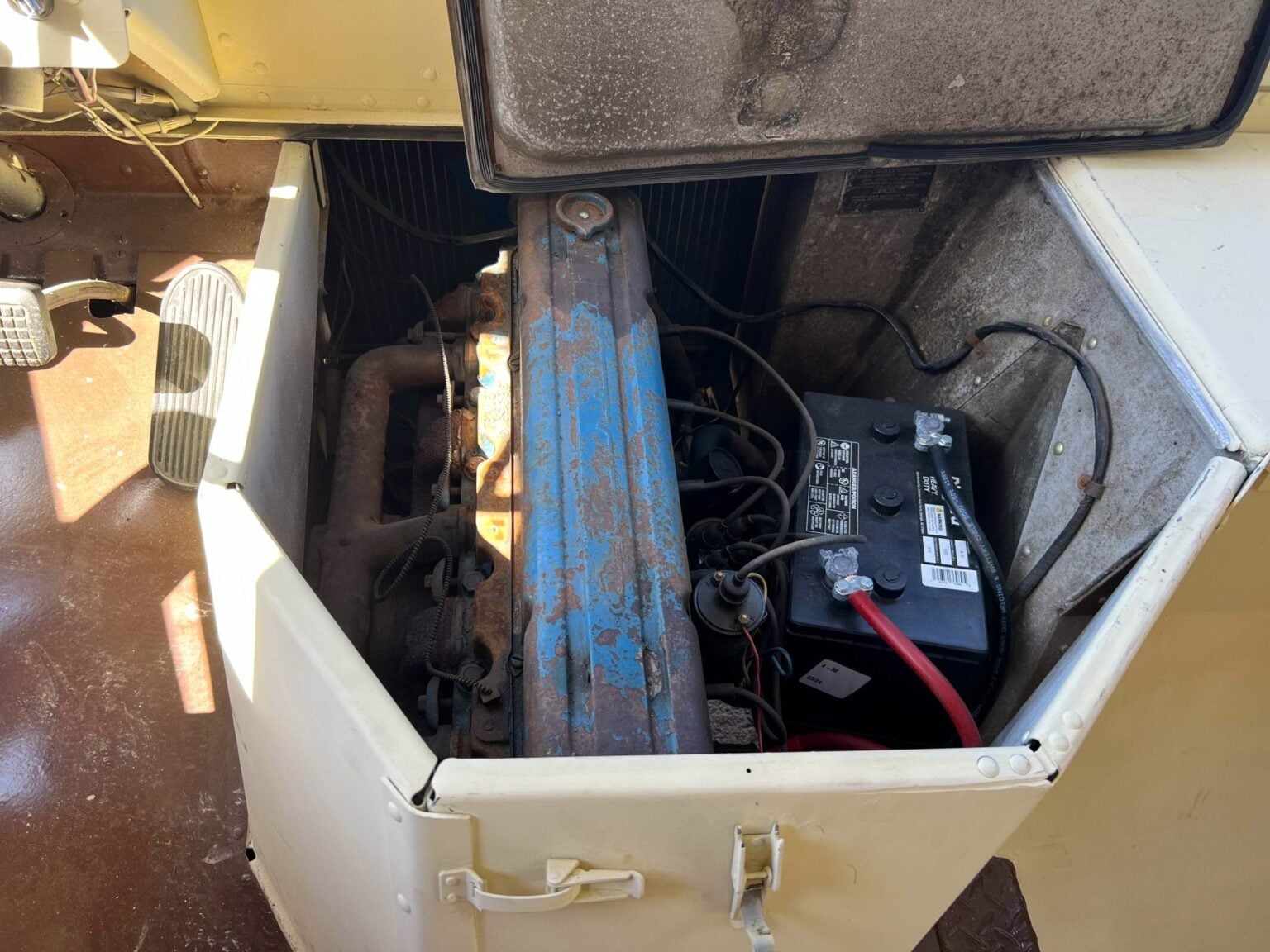 "Secret Camper" Conversion: A 1949 Chevrolet Kurbmaster