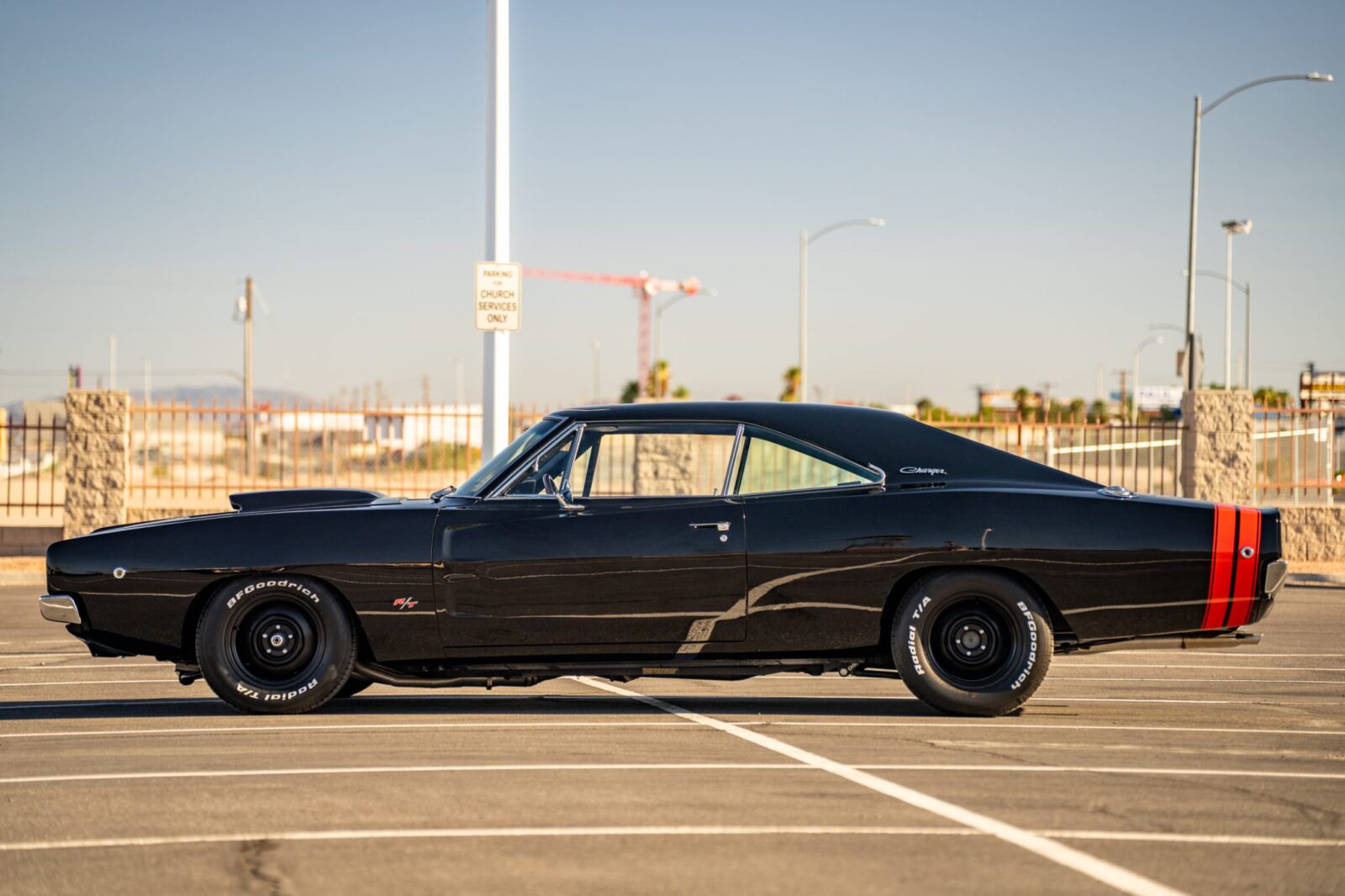 A 528 Hemi–Swapped 1968 Dodge Charger With ~650 BHP