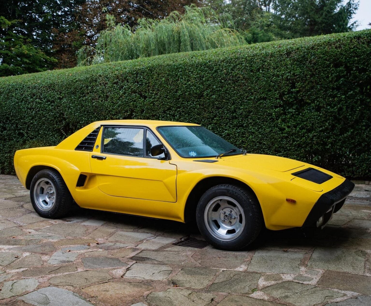 The Forgotten AC 3000ME: An Unusual British Mid-Engined Sports Car