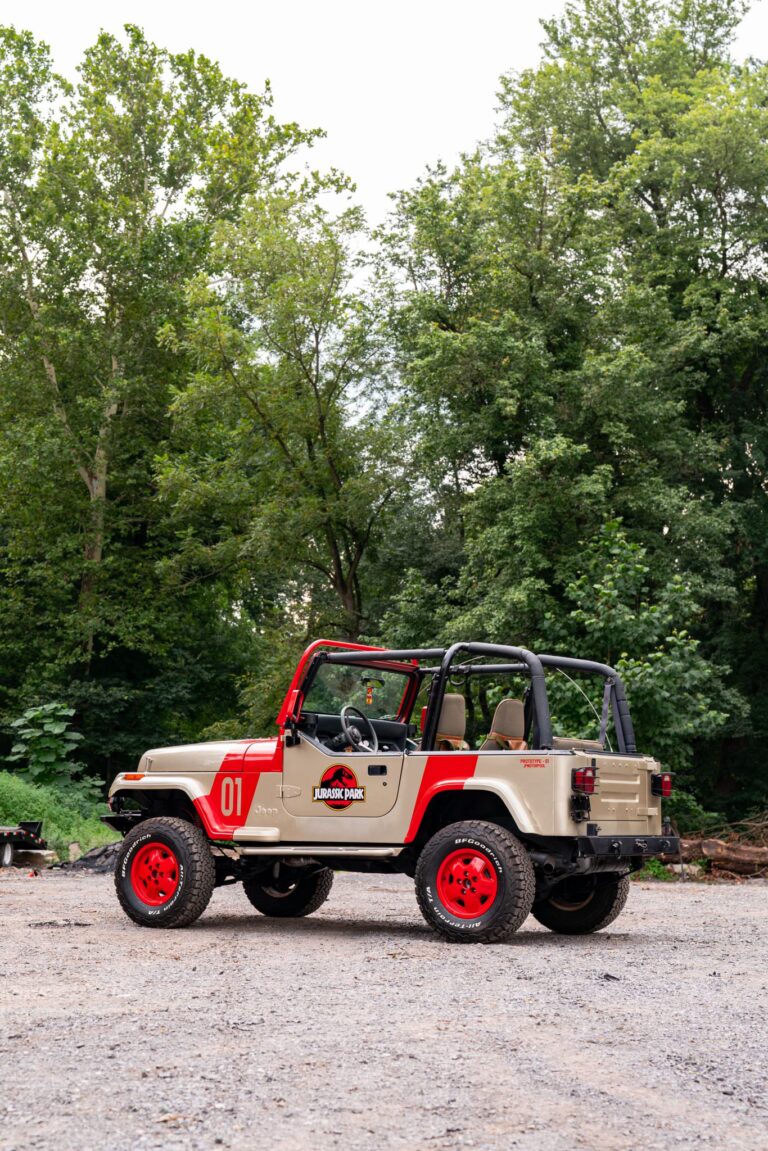 For Sale: A Jurassic Park-Spec 1989 Jeep Wrangler Sahara