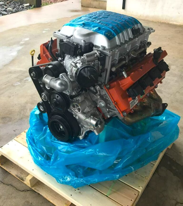 Complete Drop In Crate Engine: A 707 BHP Dodge Hellcat