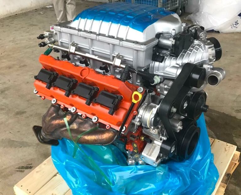 Complete Drop In Crate Engine: A 707 BHP Dodge Hellcat