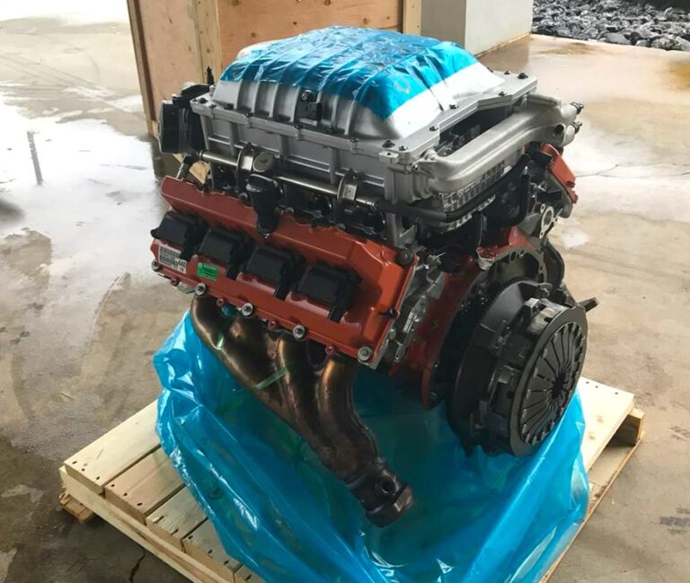 Complete Drop In Crate Engine: A 707 BHP Dodge Hellcat