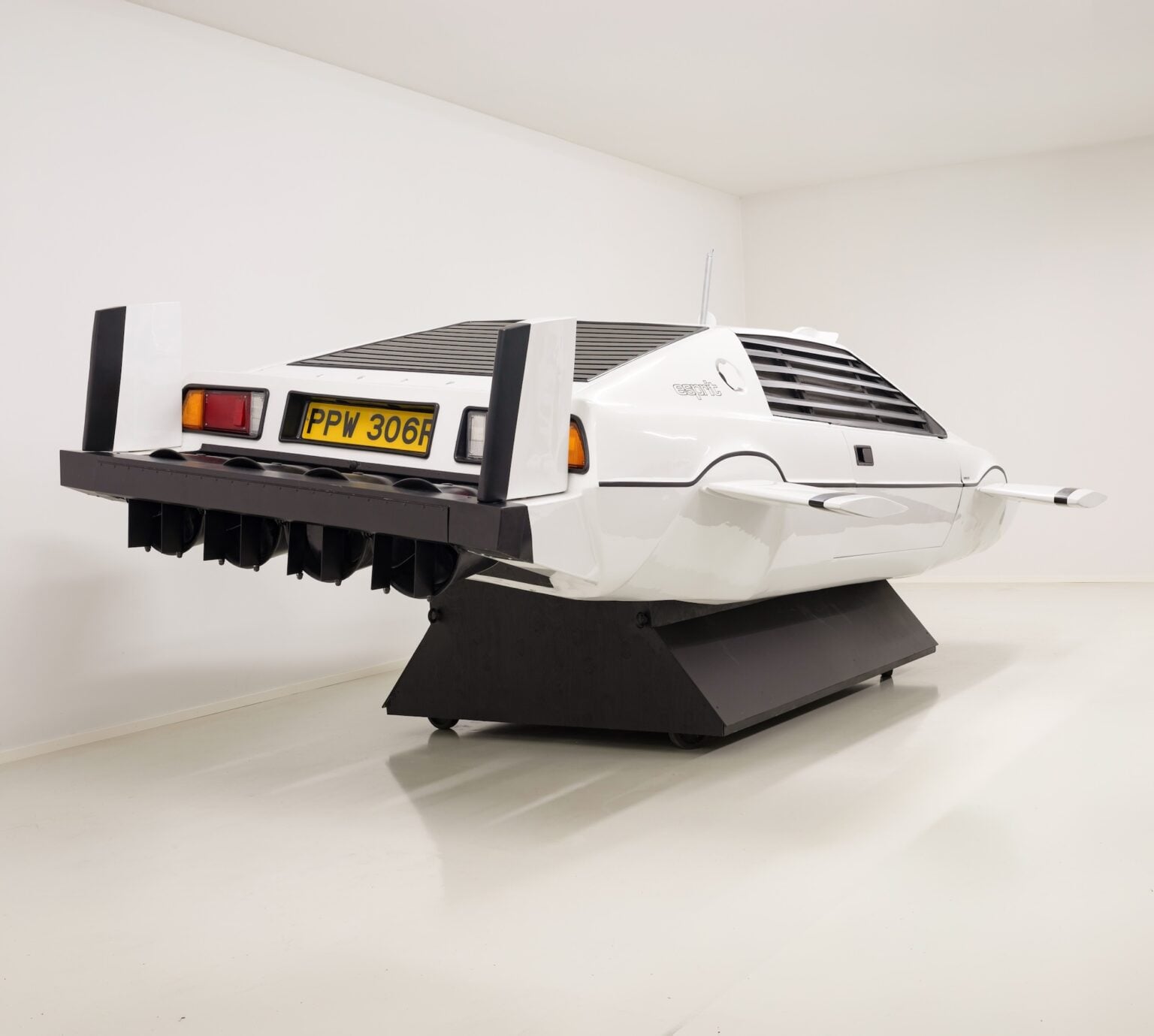 For Sale: The Lotus Esprit Prop Car From "The Spy Who Loved Me"