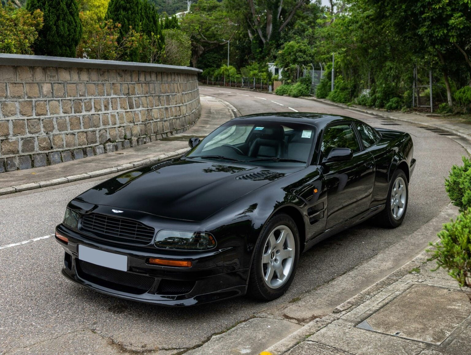 For Sale: Elton's John's 550 BHP Aston Martin V8 Vantage V550